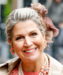 Dutch Queen Opens Bosshardthuis | Royal Hats